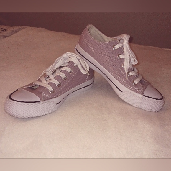 Converse | Shoes | Converse Airwalk Tennis Shoes Size 5 | Poshmark